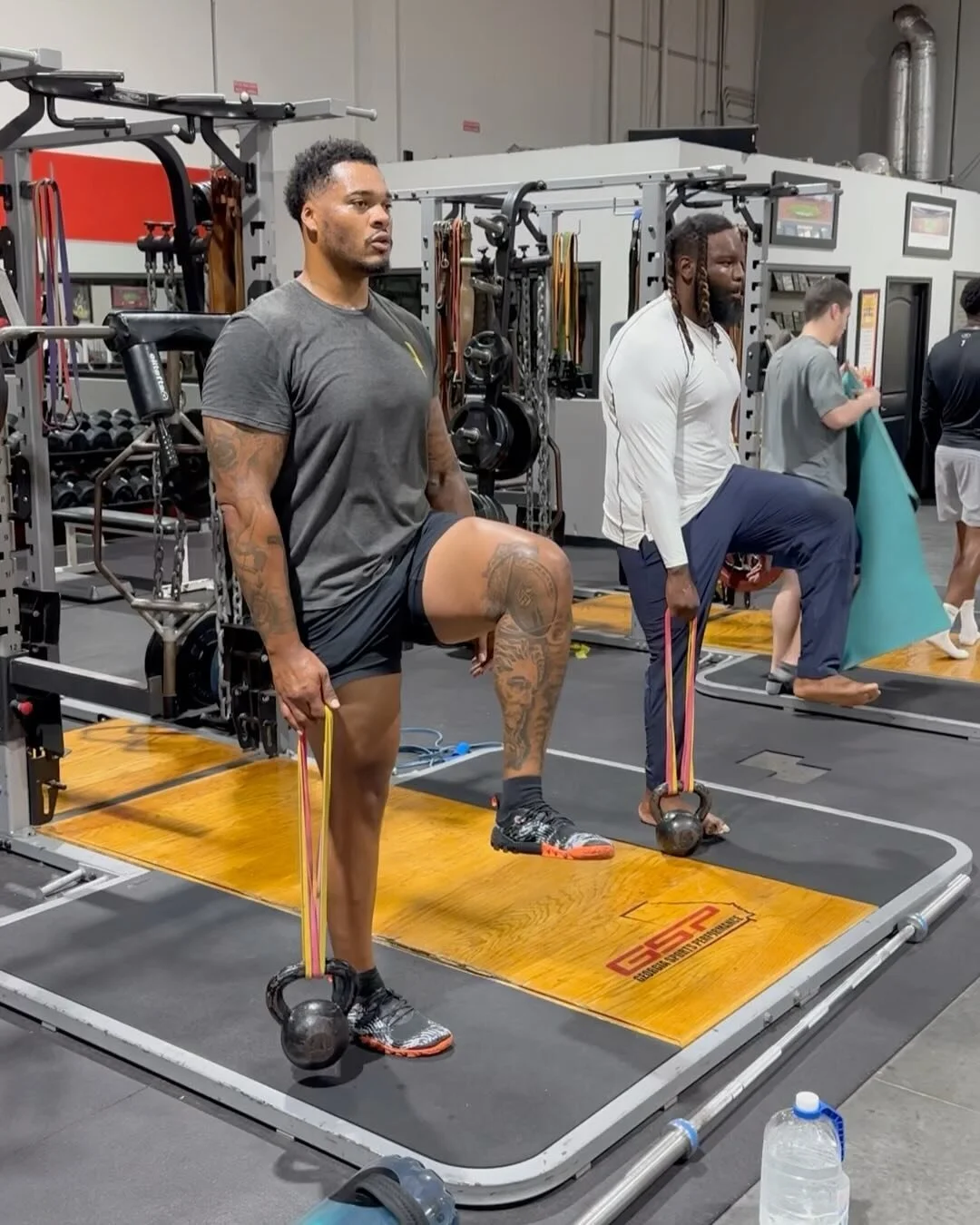 Build Speed, Strength, & Size With This Isometric Lunge — Advanced ...