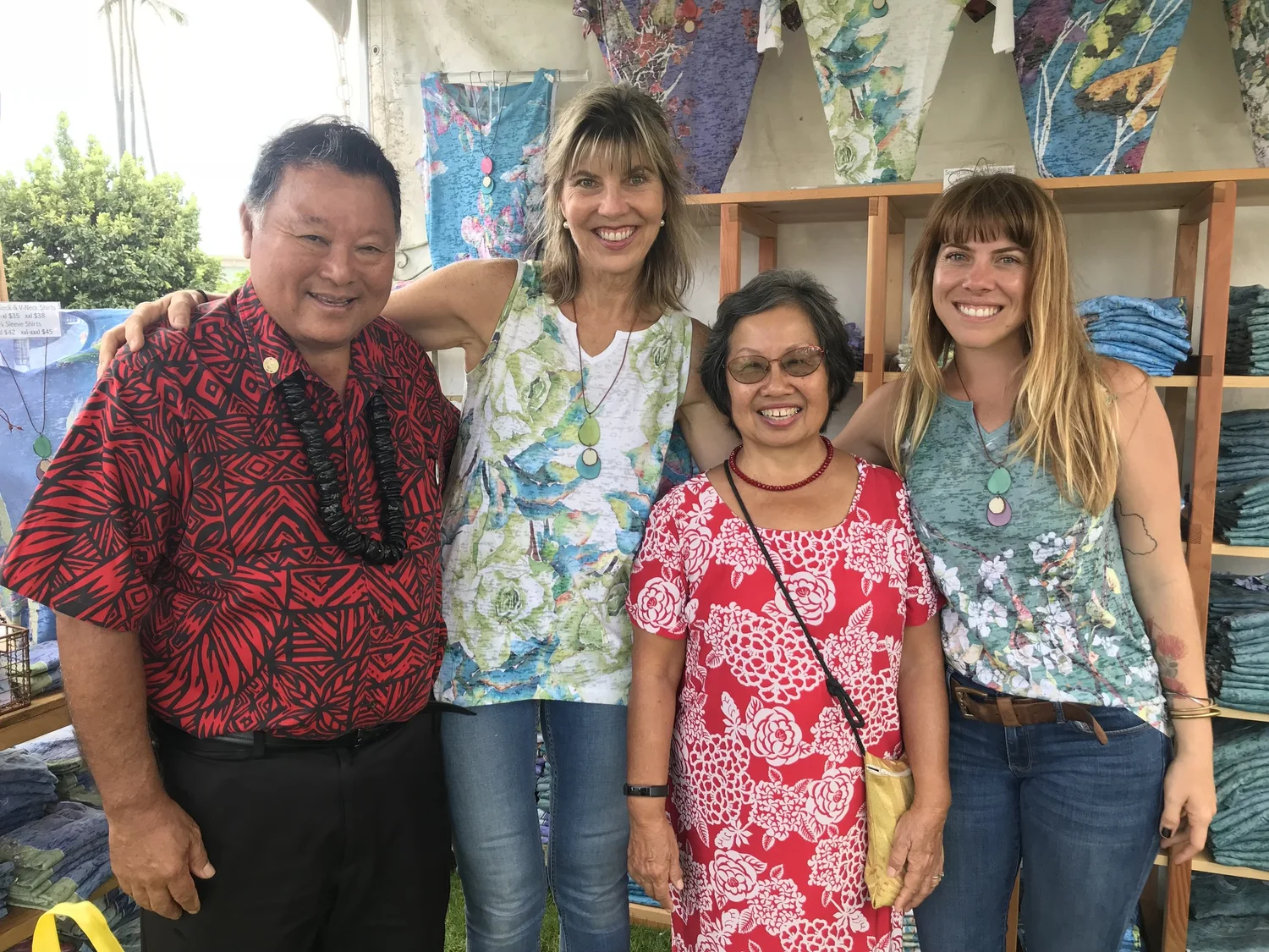 Reviews/Celeb Photos — Sherri Reeve Gallery and Gifts