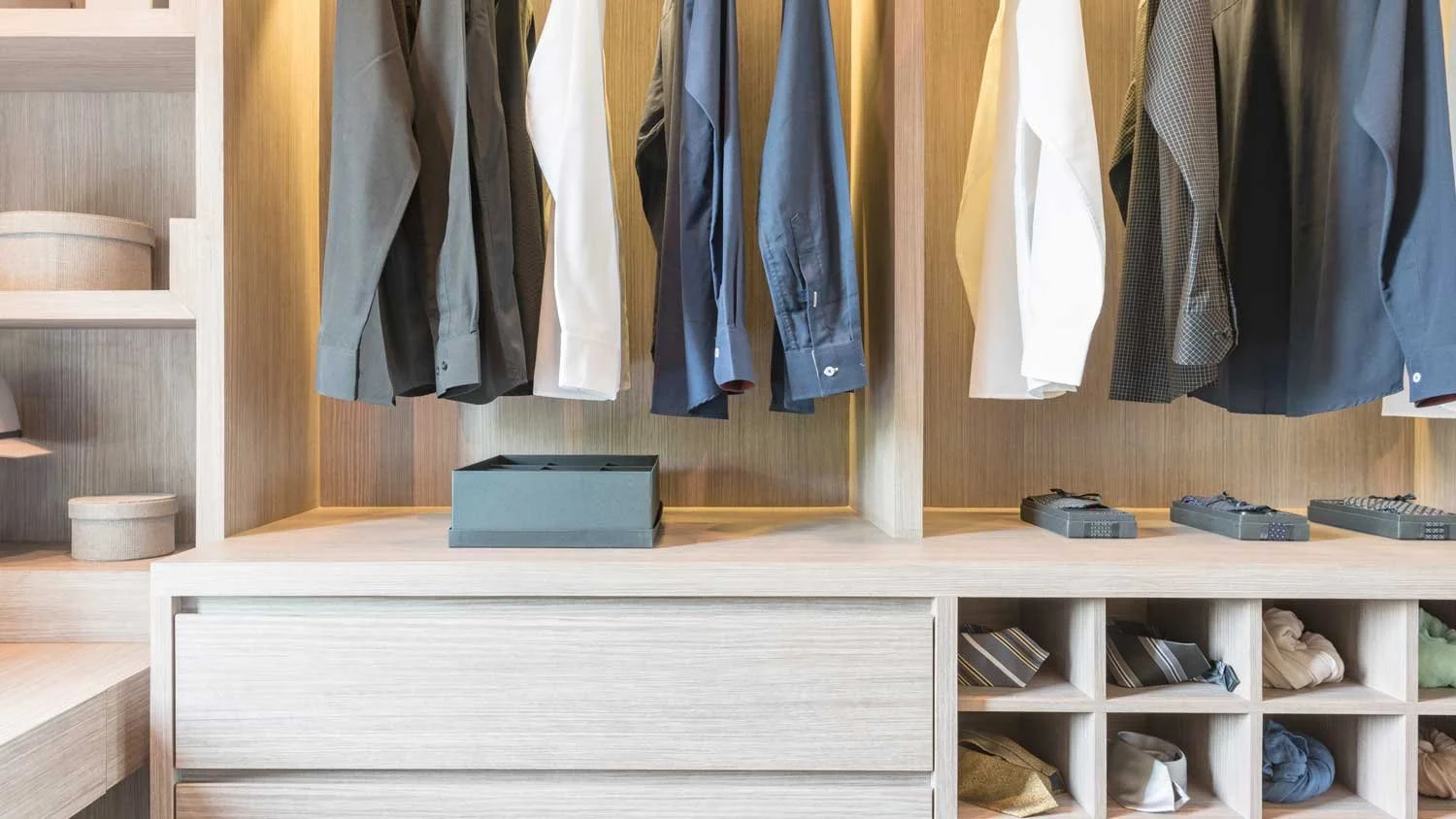 Design + Organizing Considerations For Your Walk-in Closet