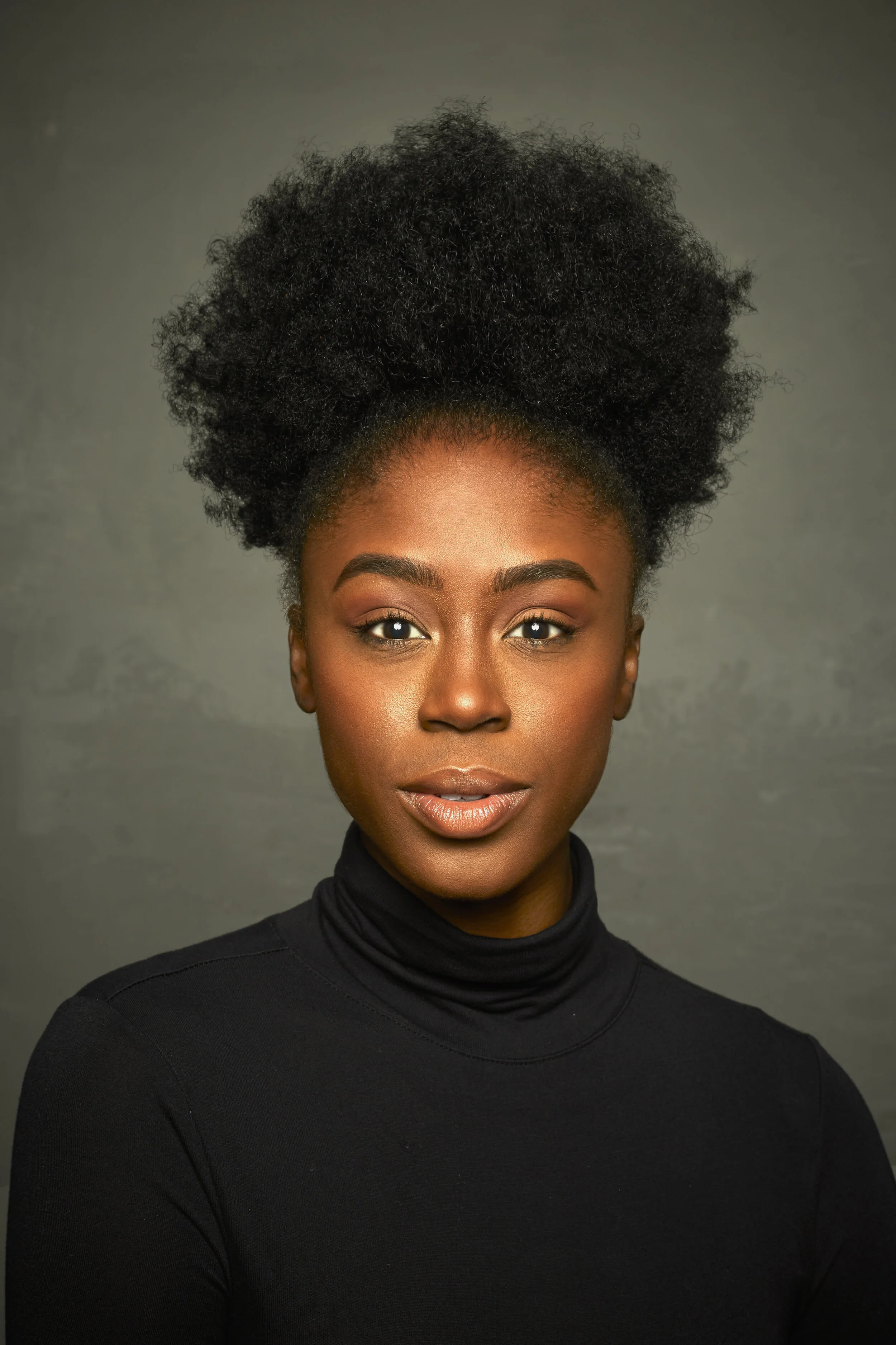 This Modeling Portfolio Showcases The Modeling Career Of Lola Chél ...