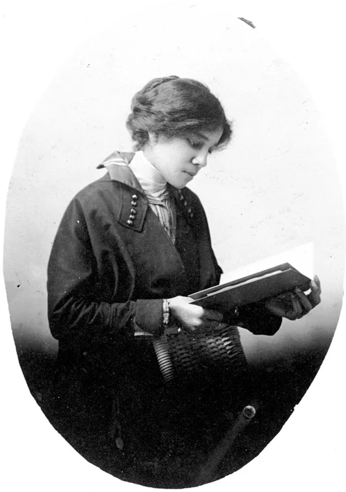 She Flies — Clackamas County Historical Society