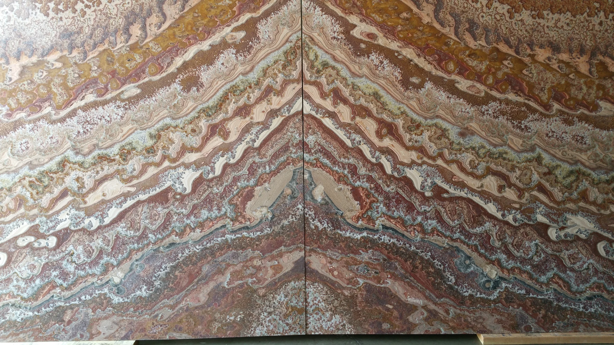 Los Angeles Bookmatched Stone: Natural Marble & Onyx | Sorccia