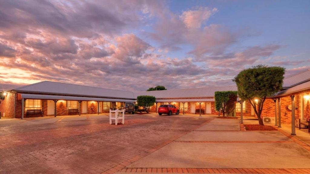 Country Gardens Motor Inn — Visit Cowra