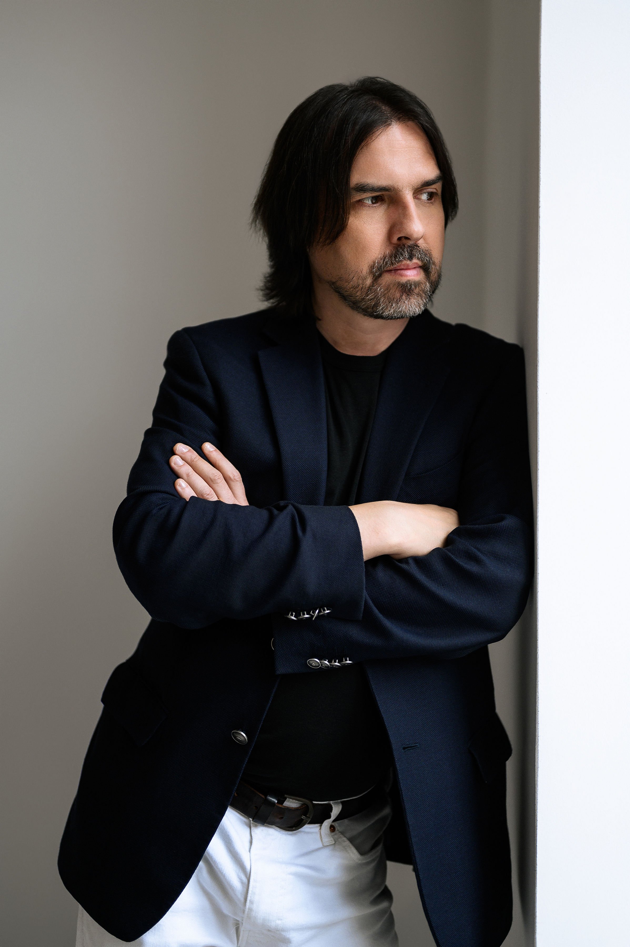 Biography — Cesar A. Hidalgo