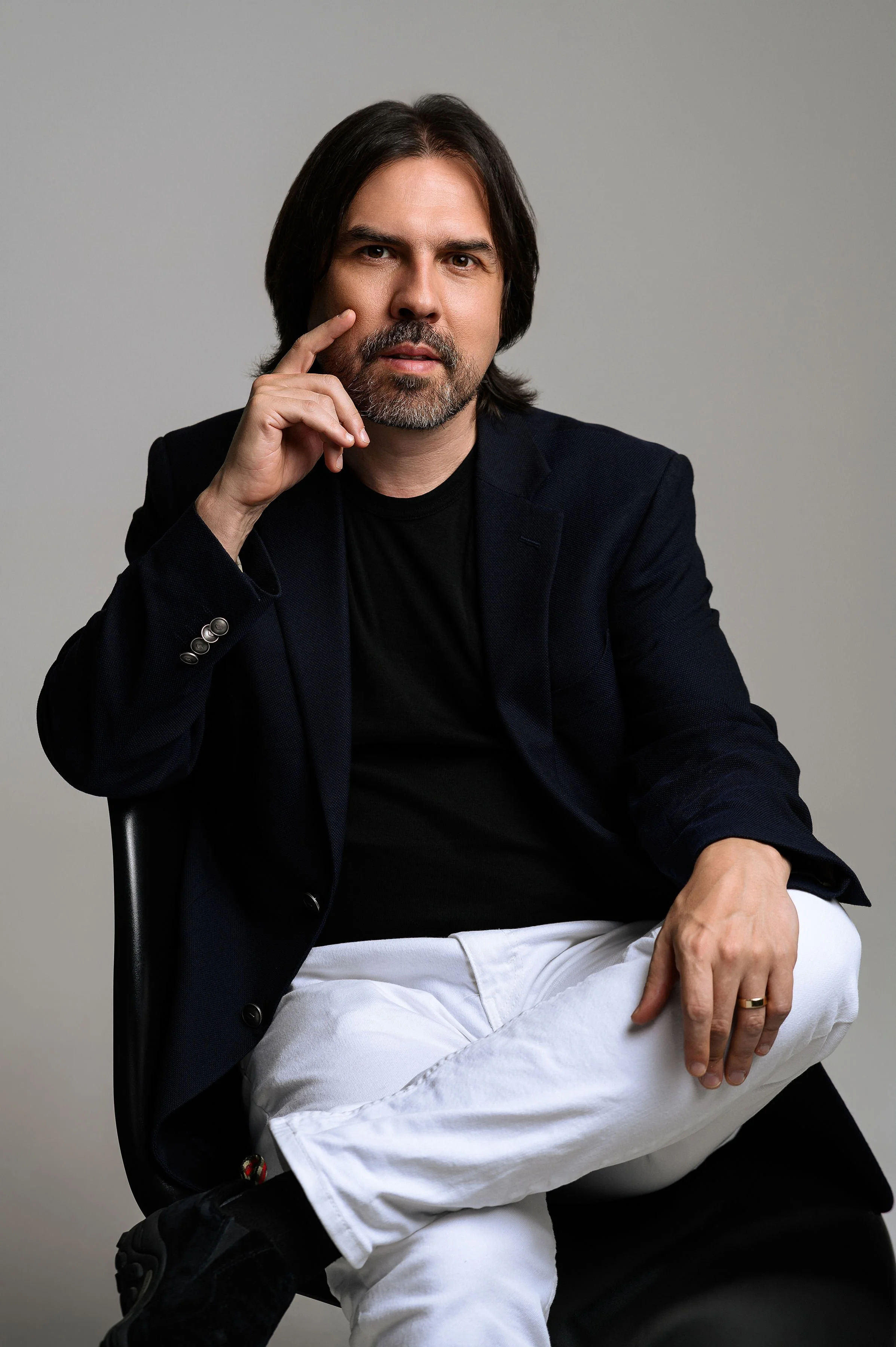 Biography — Cesar A. Hidalgo