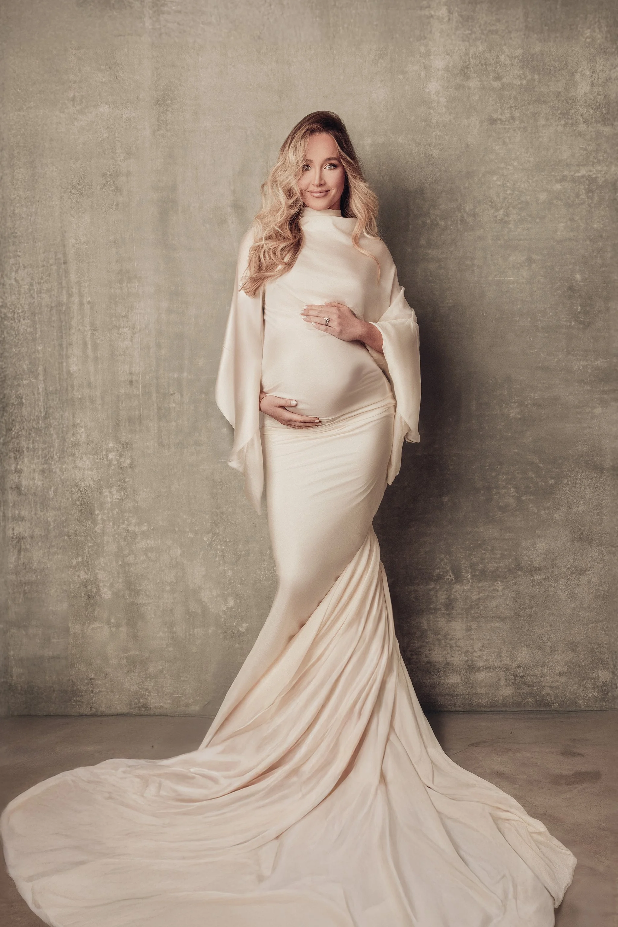 Maternity Photographer — Luxe Portrait Studio