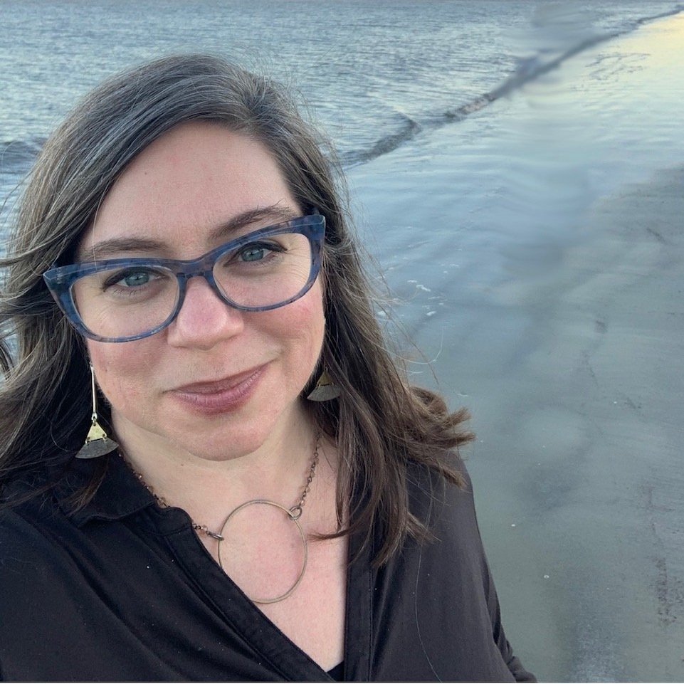 Everything In Between: Meeting God in the midst of extremes—A Lenten ...