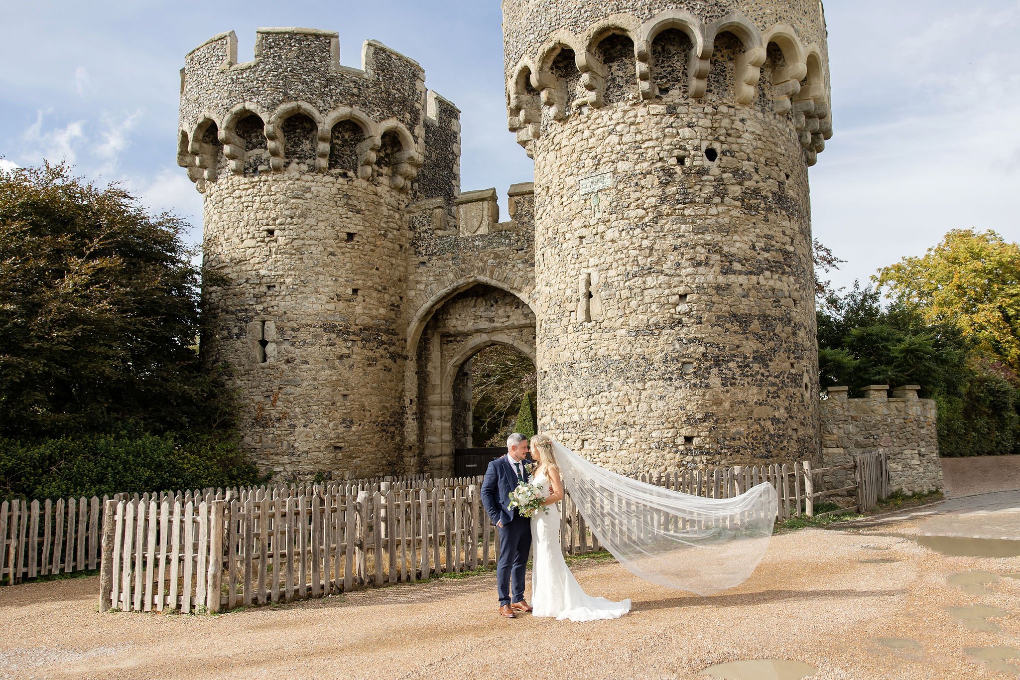 Last Minute & Late Availability Wedding Deals in Kent | Cooling Castle Barn