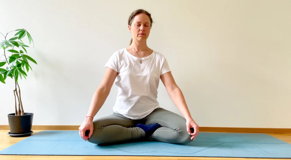 Siddhasana: the 1 pose you need to try for the best meditation — The ...