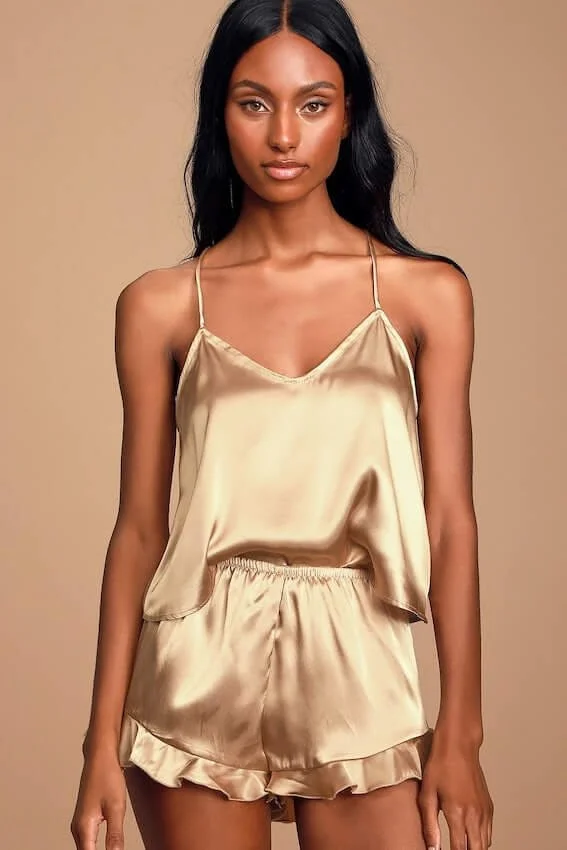 26 Best Pajama Sets For Women To Cozy Up In | Swift Wellness