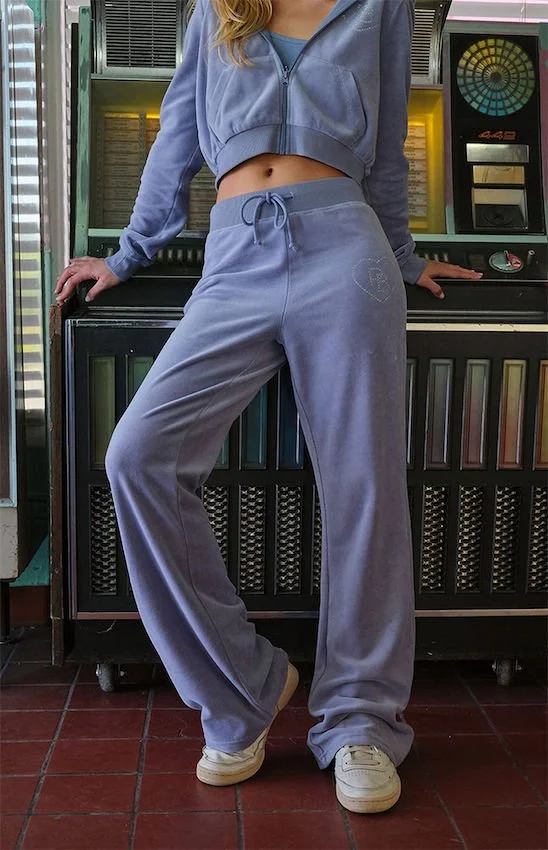 10 Y2K Fashion Trends To Nail The 2000s Aesthetic | Swift Wellness