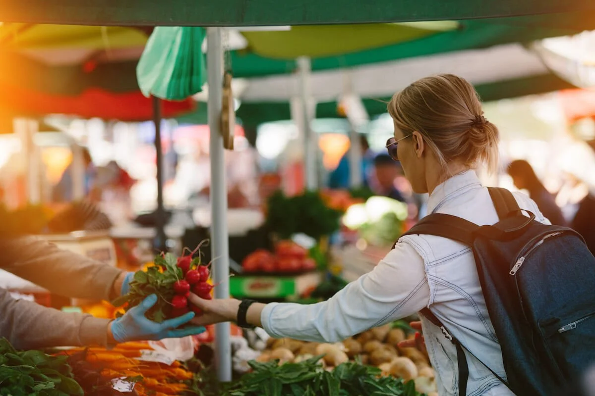 A Beginner’s Guide To Navigating Your Local Farmers Market | Swift Wellness