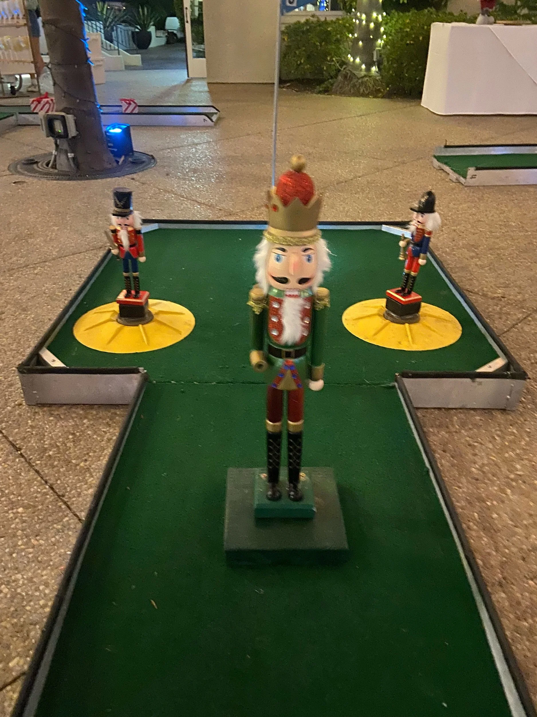 Holiday Courses — LA Pop Up Mini Golf