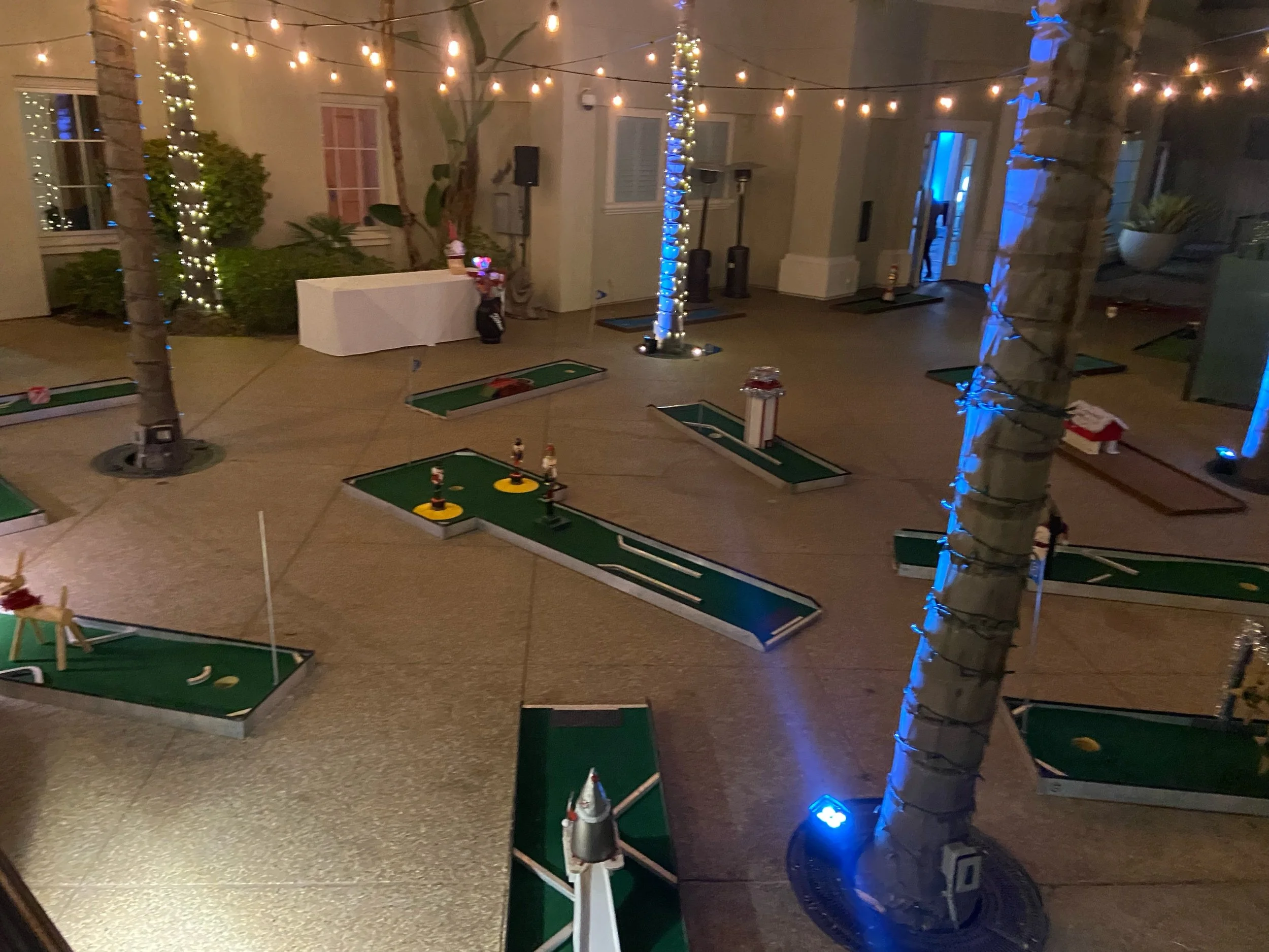 Holiday Courses — LA Pop Up Mini Golf