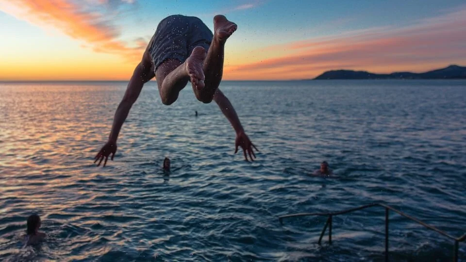 FITNESS | SEA SWIMMING: MORE KARMA, LESS PHARMA — The F Words