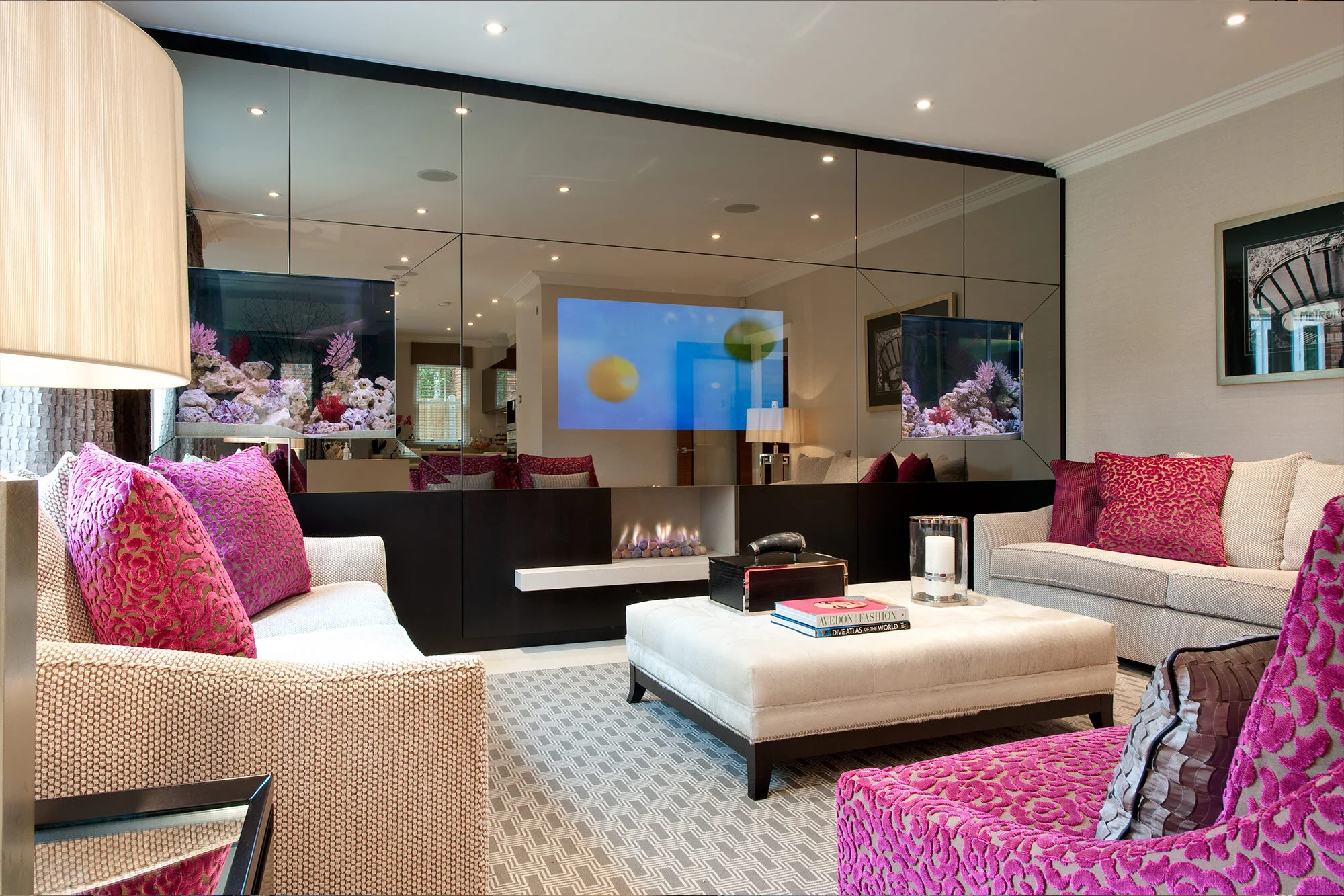 BUILT IN WALL — Frame TV