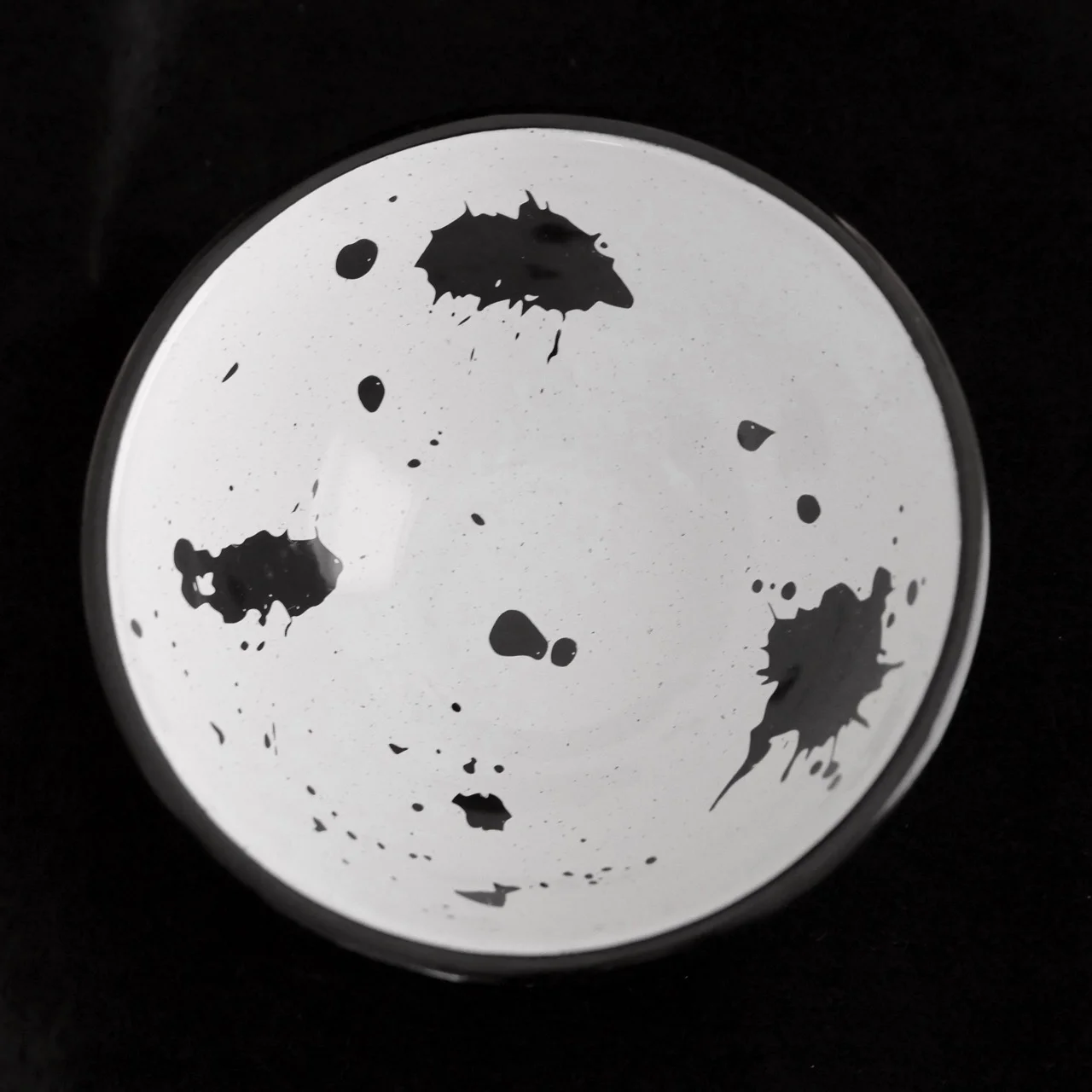 Peltre Bowls with Design — piamundo