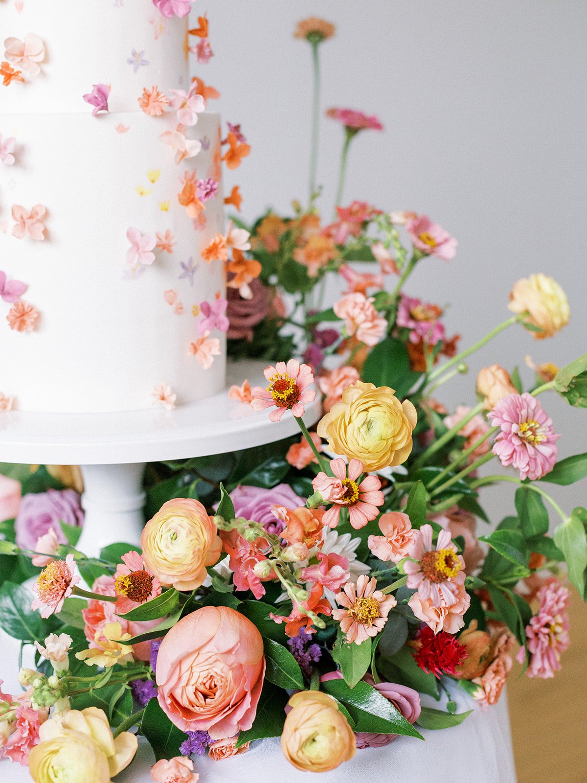 Floral Ideas for Your Wedding Cake | Stone House Creative