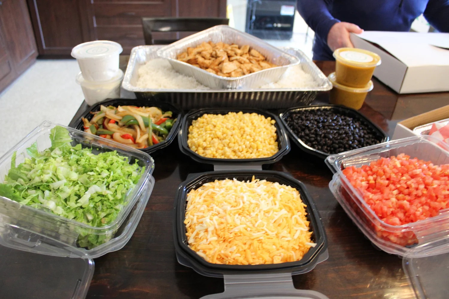 Fresh Hub Eatery | Order Fresh, Local, Fast!