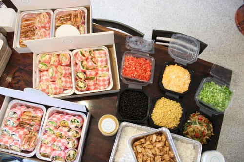 Fresh Hub Eatery | Order Fresh, Local, Fast!