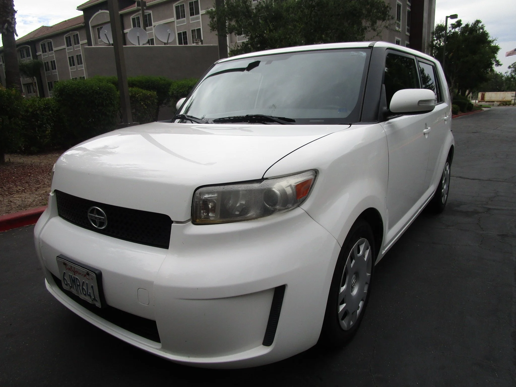 2010 Toyota Scion White
