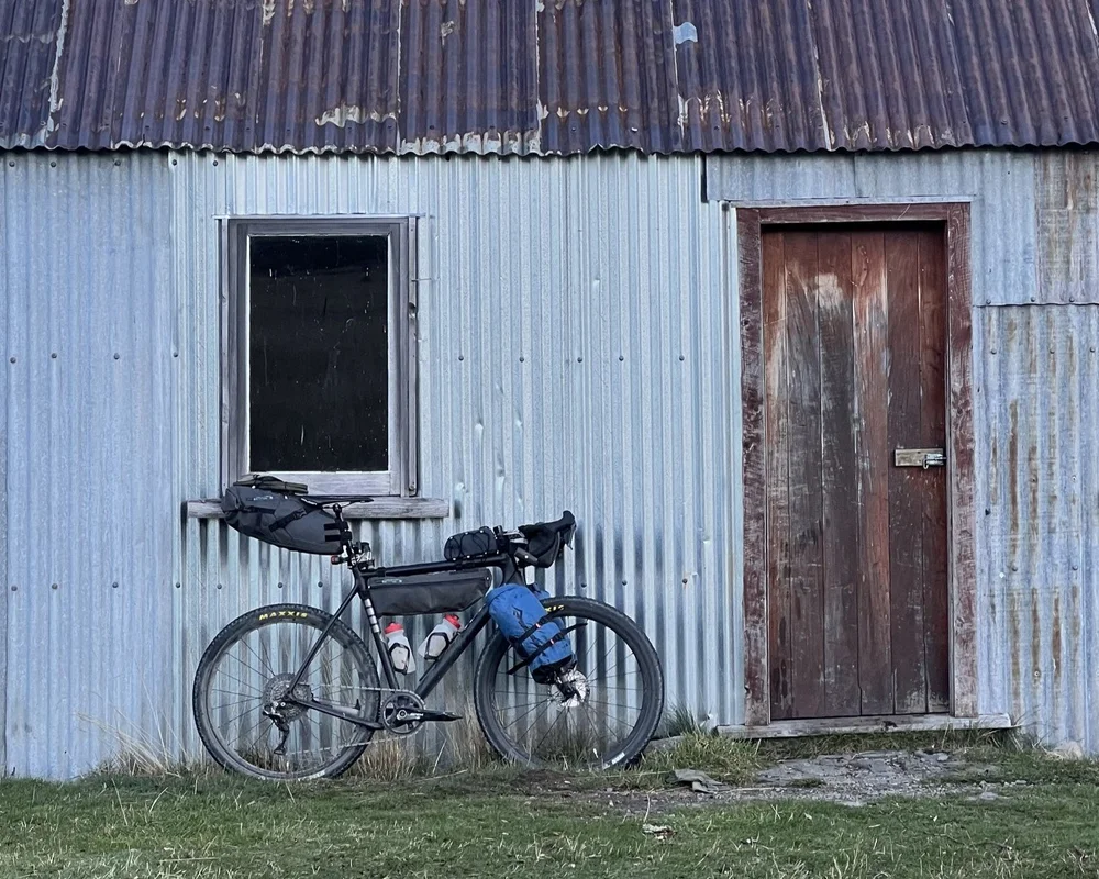 Damian Stones and his Hakka MX - The long commute — Hyperformance Hardware