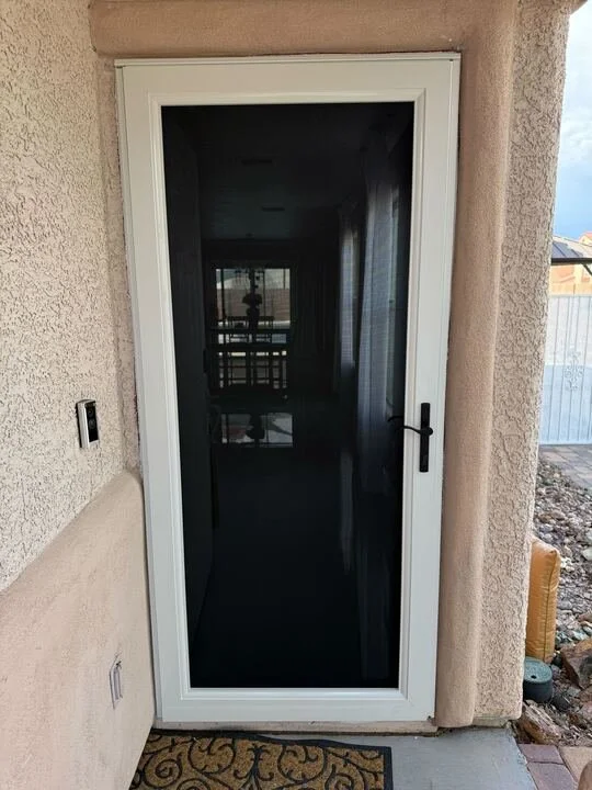🛡️ How Security Screens for Doors and Windows Deter Intruders - Blog ...