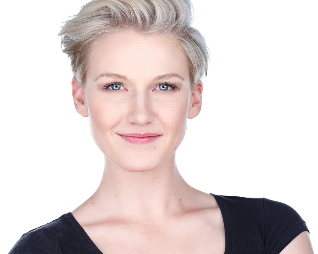 PREMIER HEADSHOTS | Voted Best Photographer in Milwaukee