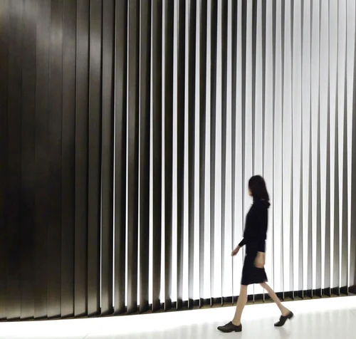 One Dag Hammarskjöld Plaza Lobby Feature Wall — Ferra Designs