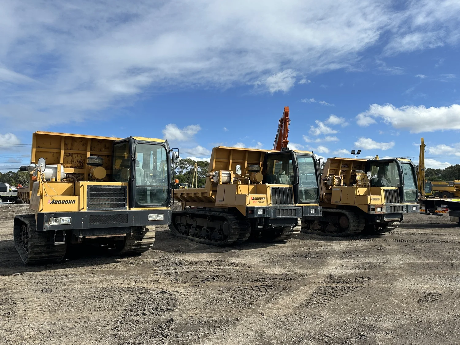 Morooka MST-2300VD, MST2200VD $150,000 + GST Hitachi CG11 Track Dumper ...