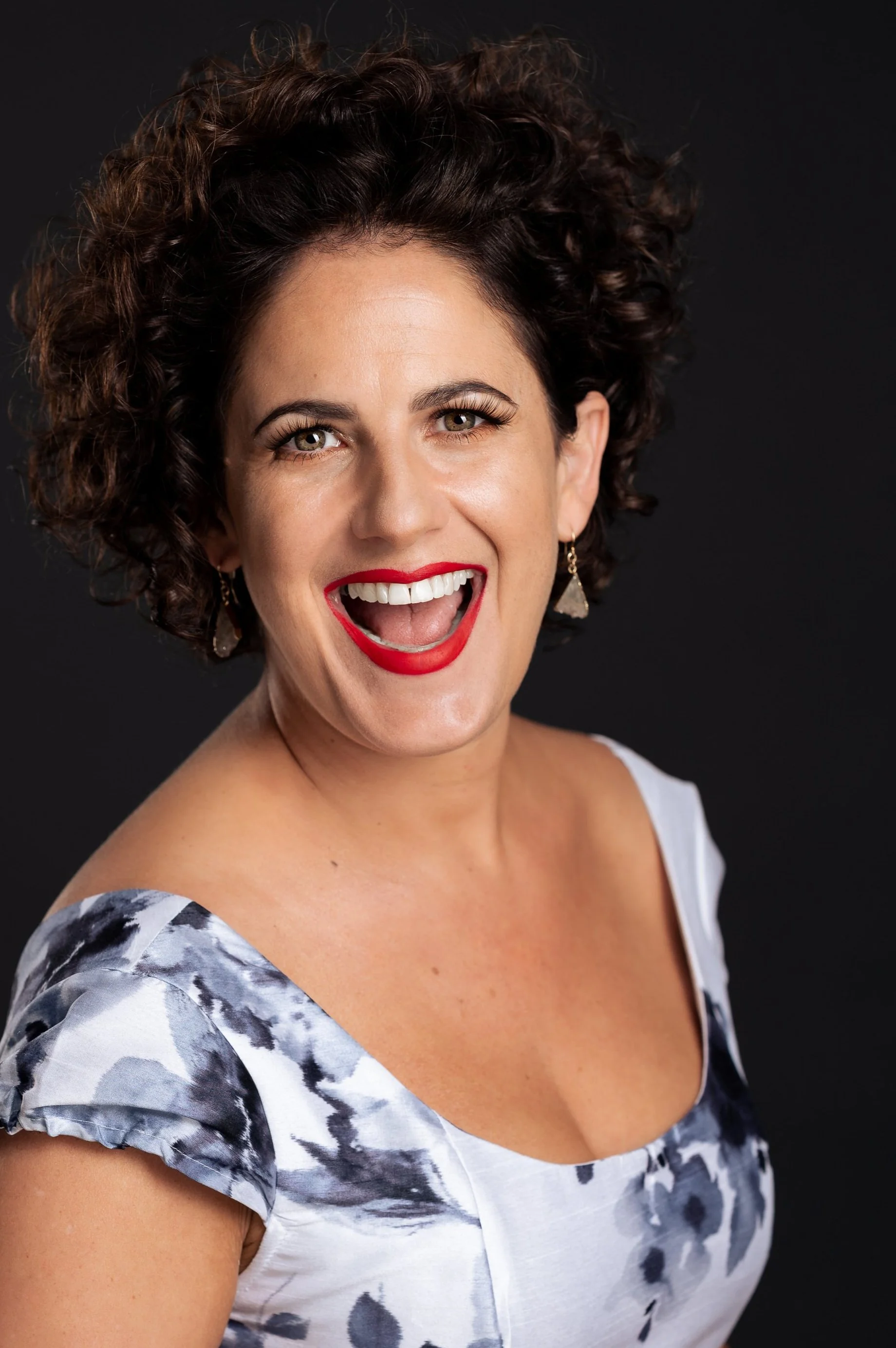 Biography — ANN MOSS soprano