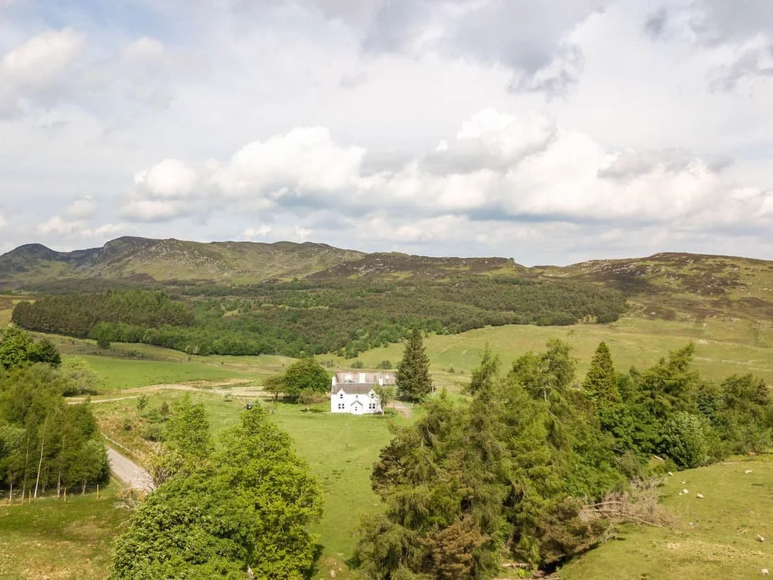 Braes of Foss Farmhouse, Perthshire, Angus & Fife — Hand Picked ...