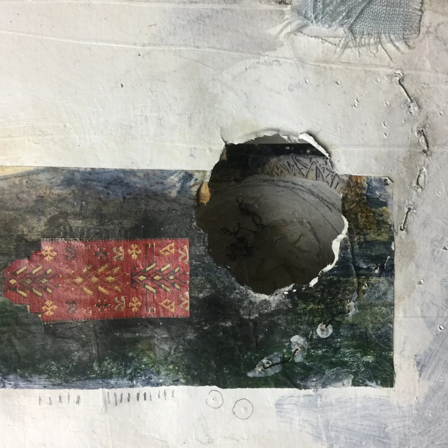 Between the Sun and Moon — Roxanne Evans Stout