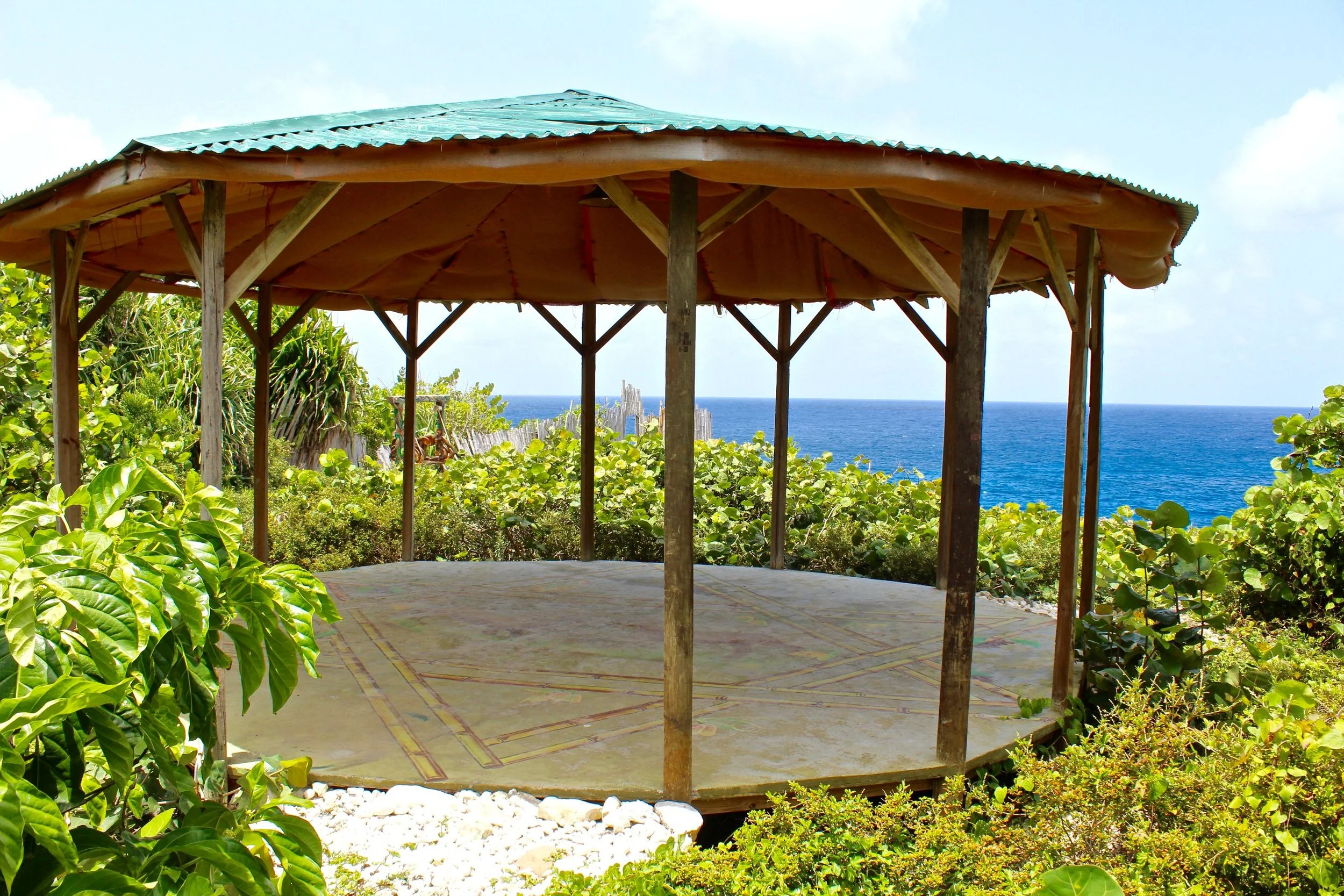 Great Huts Resort - Paradise On The Edge