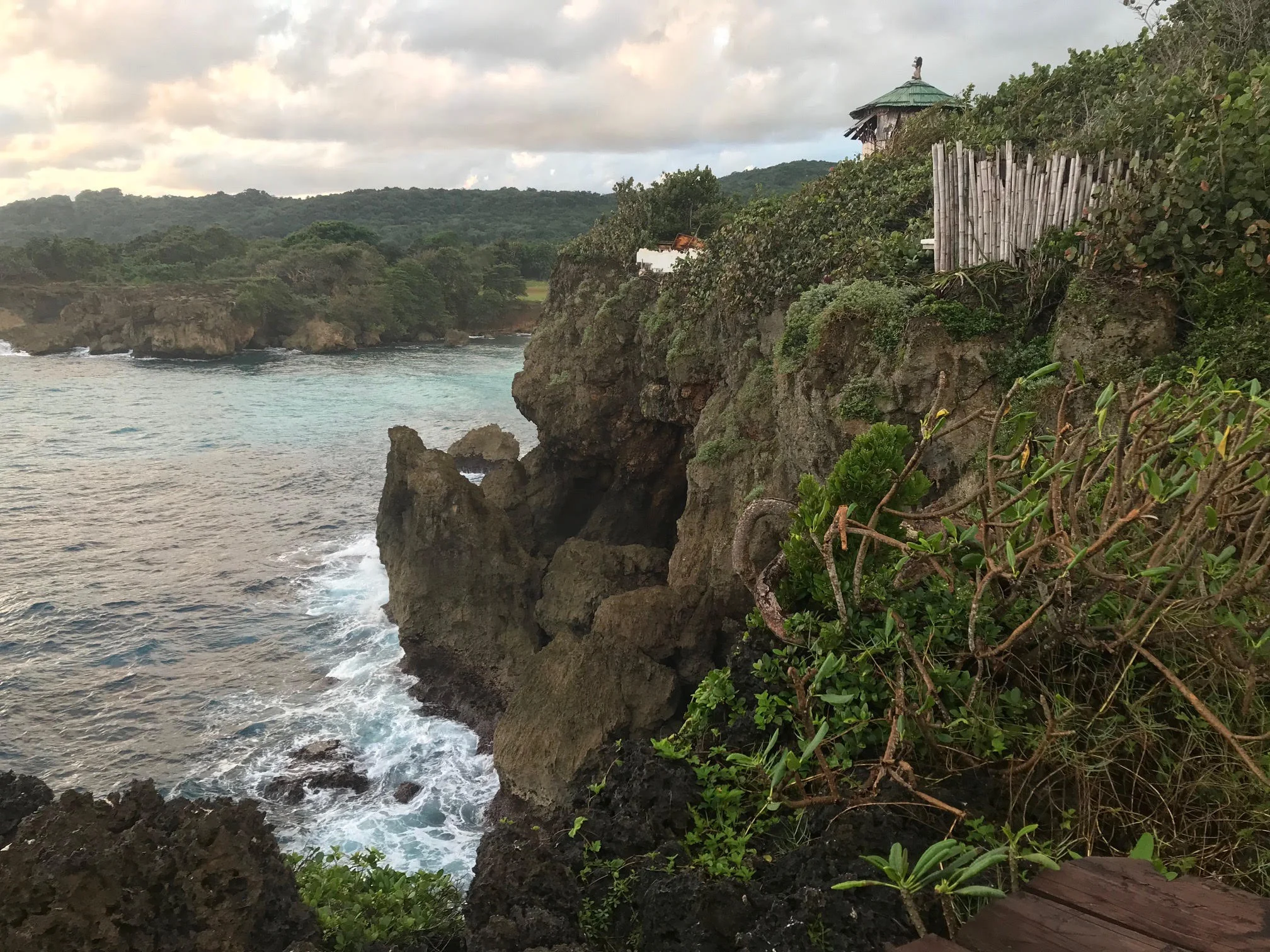 Great Huts Resort - Paradise On The Edge