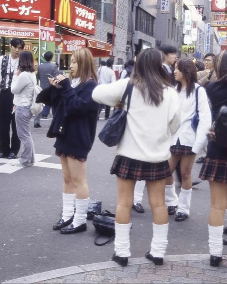 The Return of The Loose Sock, Early Gyaru Roots to Y2K Punk Right Now — sabukaru