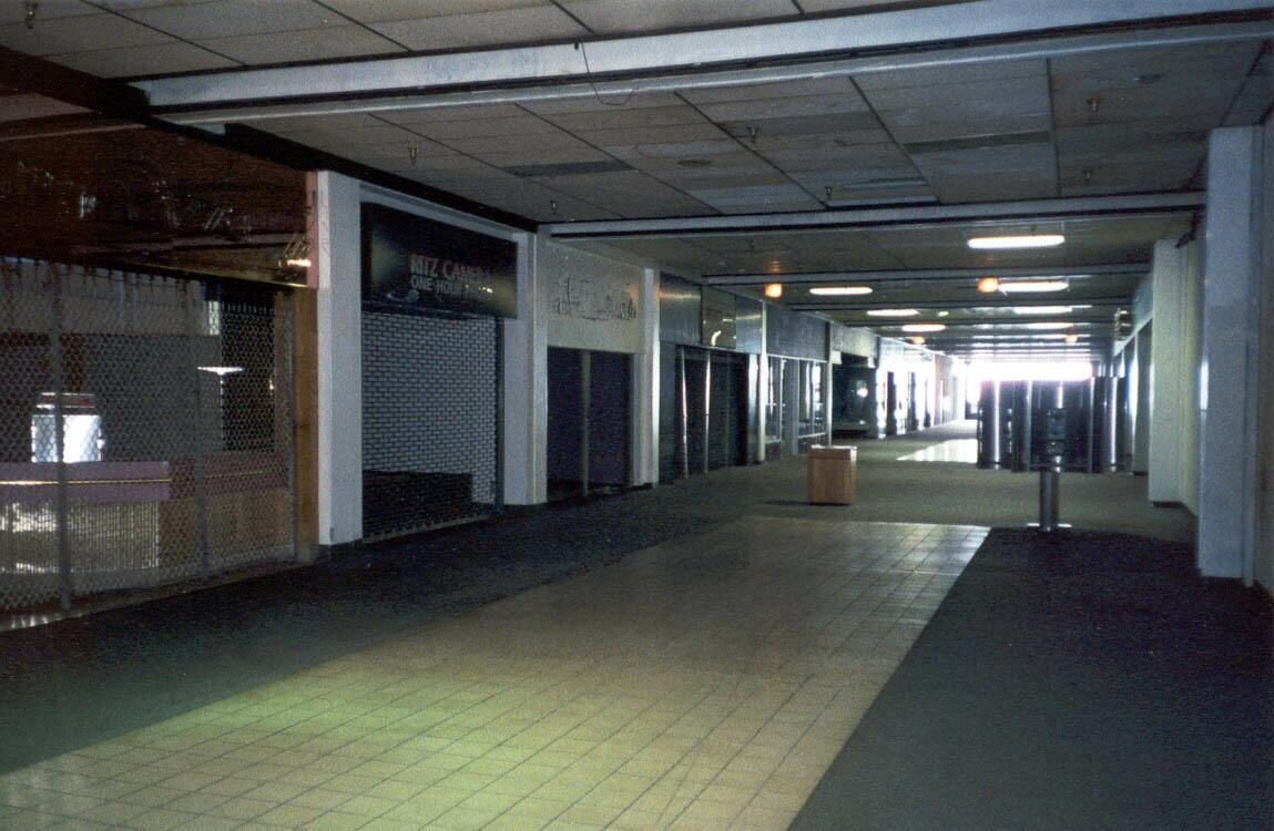 LIMINAL SPACES - LOST IN UNKNOWABLE LONELINESS OF MODERN ARCHITECTURE ...
