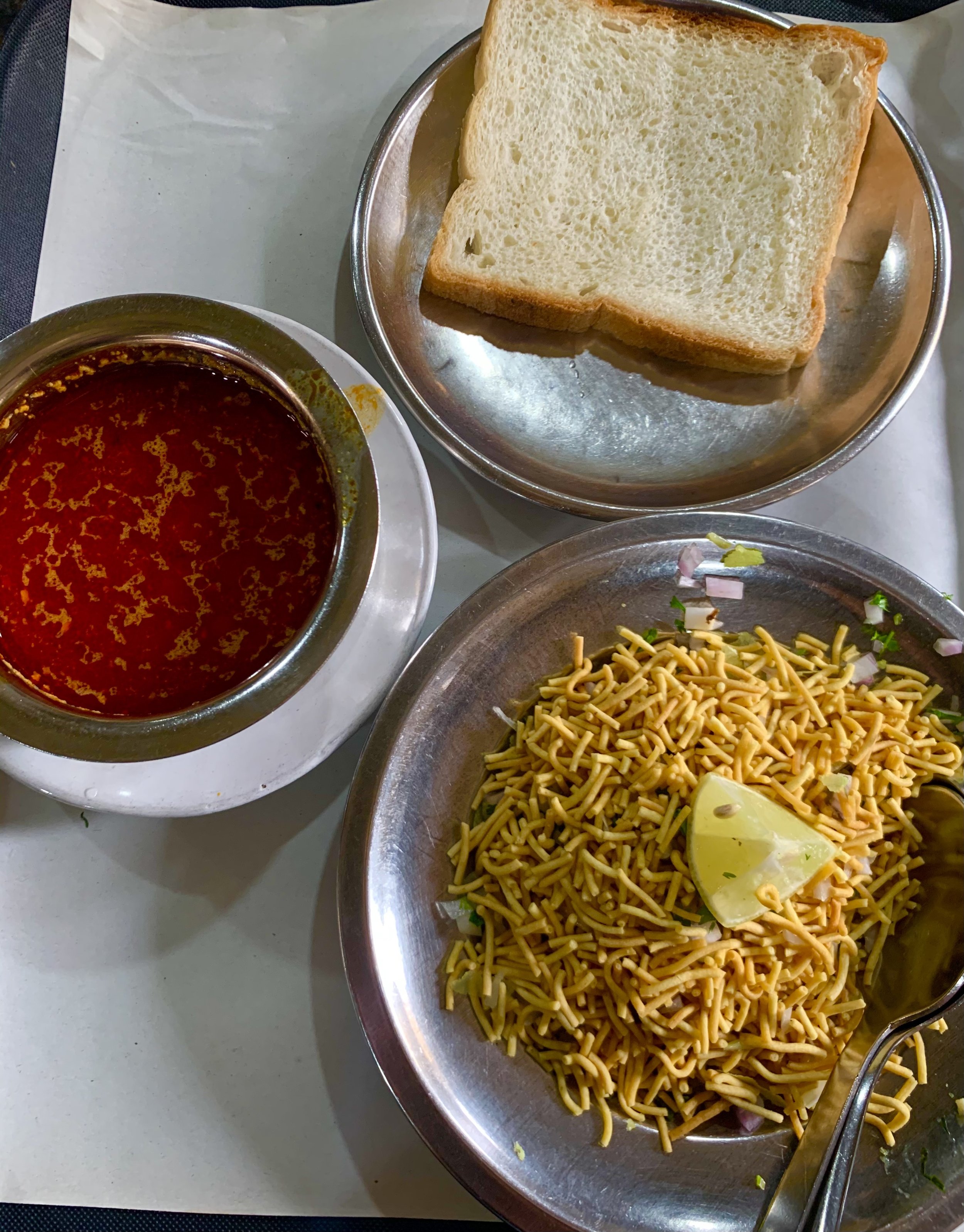Puneri Misal Pav