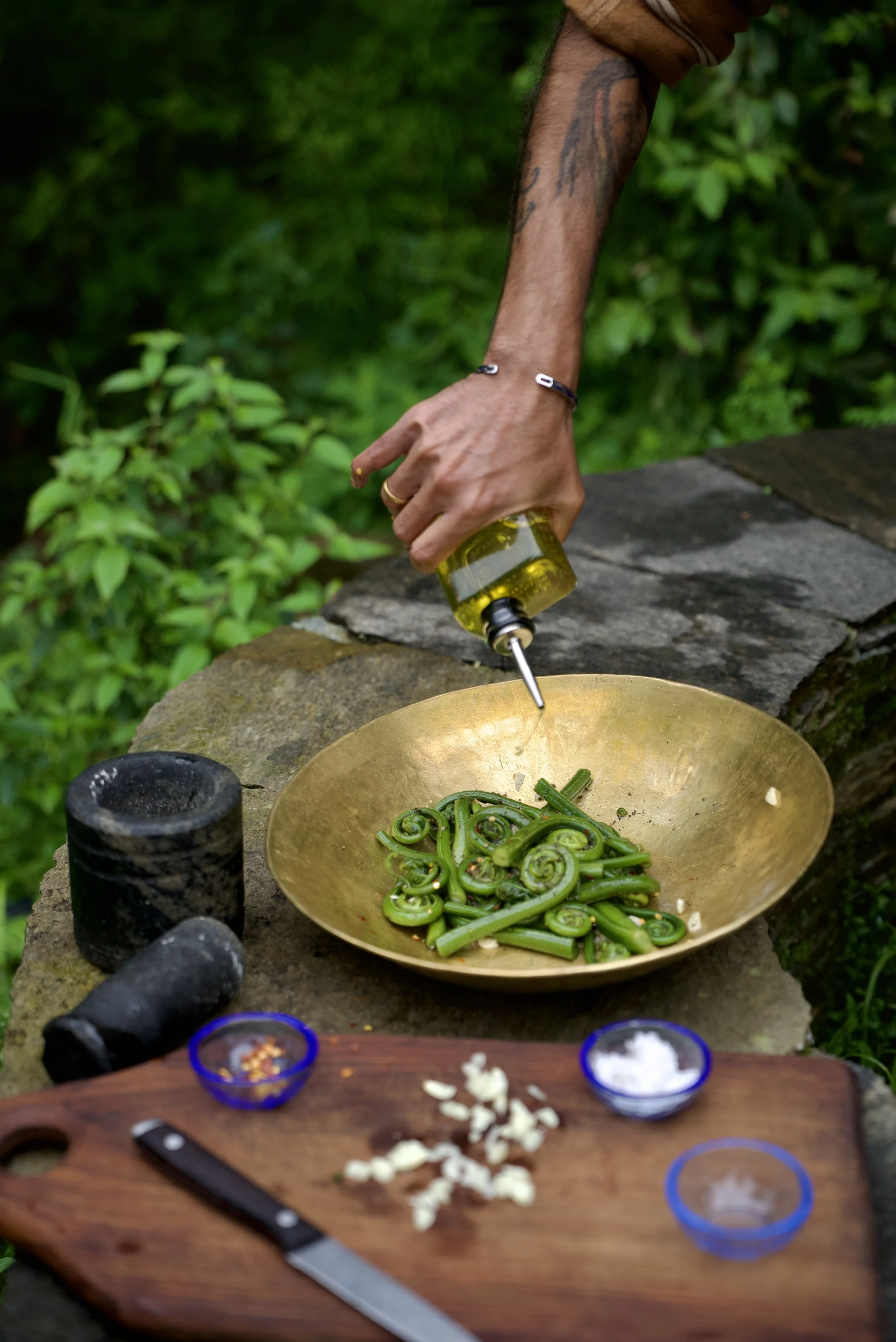 A Beginner's Guide to Sustainably Foraging Fiddlehead Ferns in ...