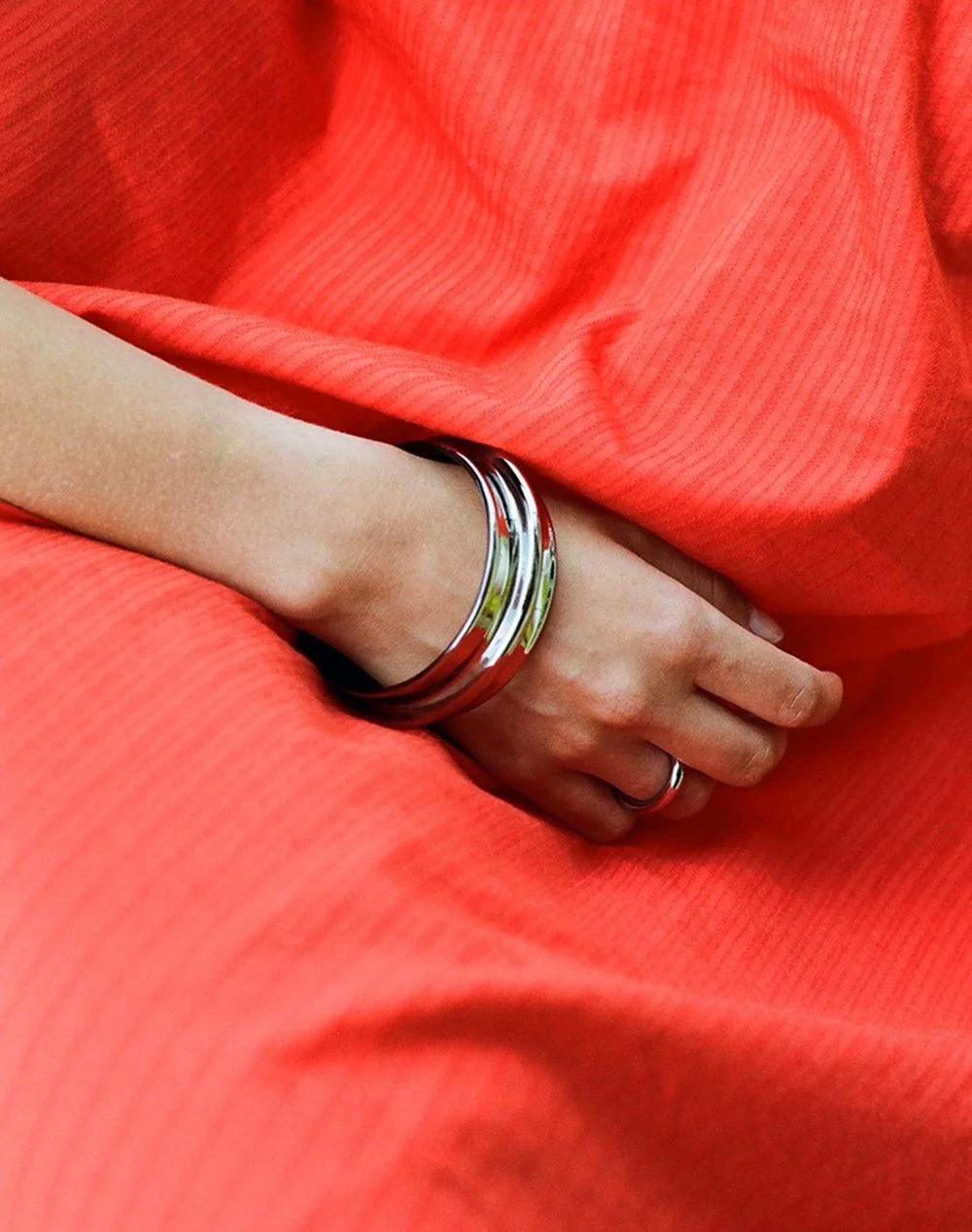 minimalist glass bangle and ring design by christian metzner ...
