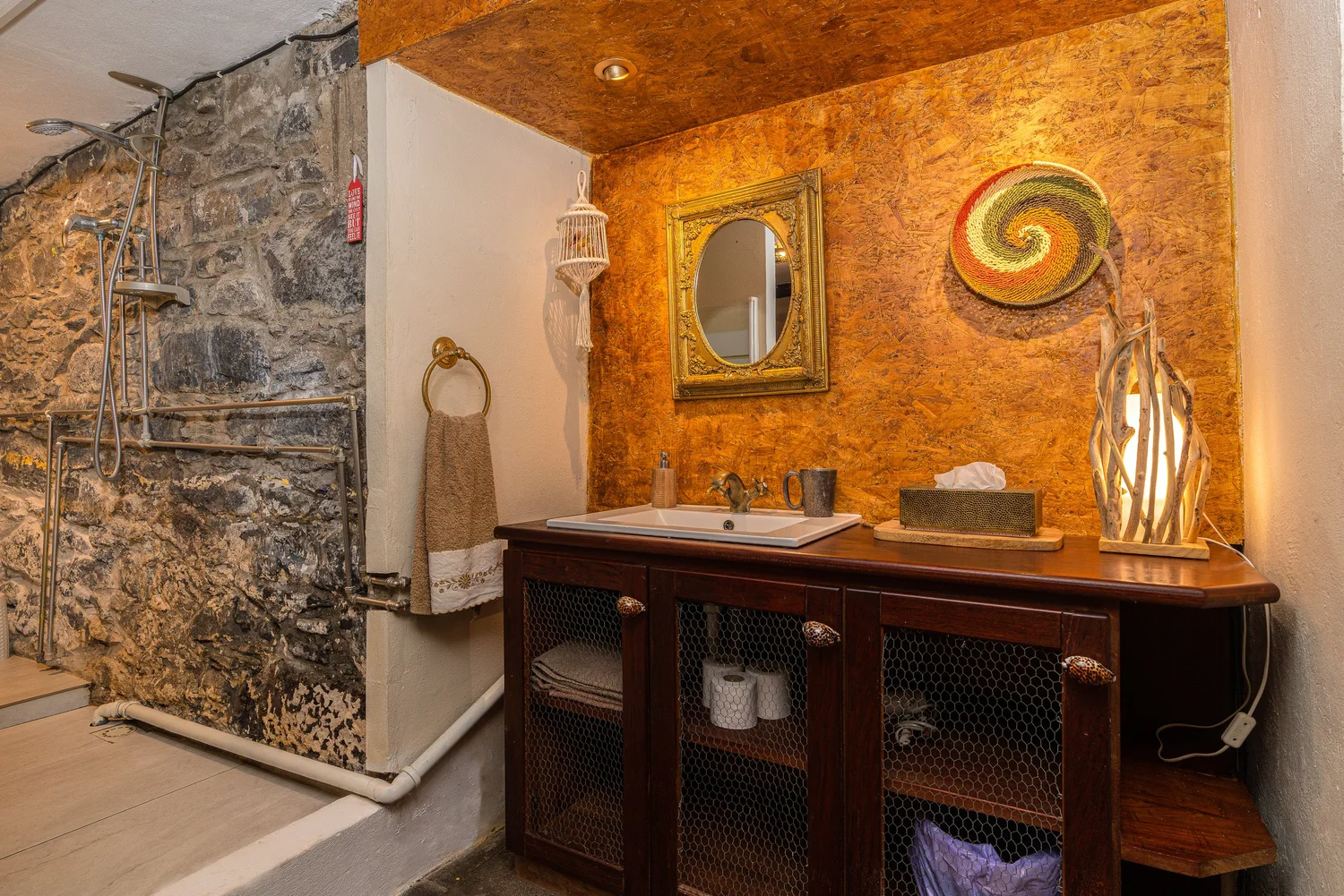 Captain room — Maktub Guest House