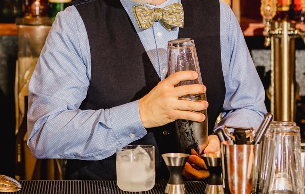 Upscale Cocktails and Food | Alley Twenty Six