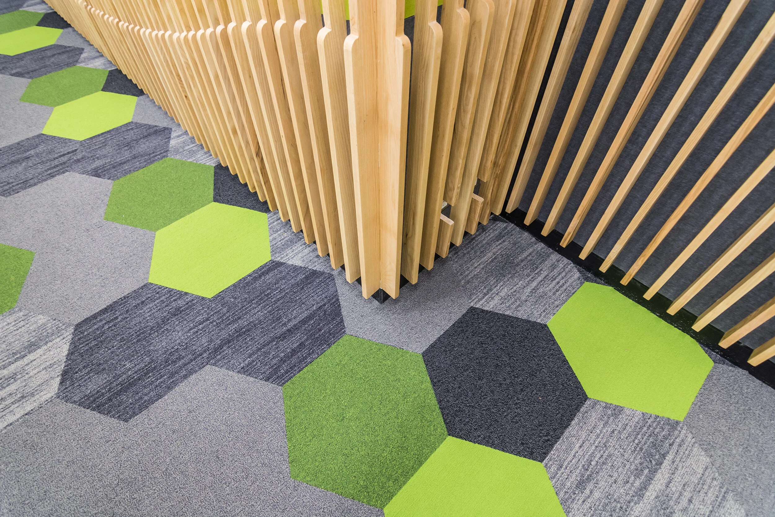 MODULAR INSERT, LOGO & WAYFINDING — Carpets Inter