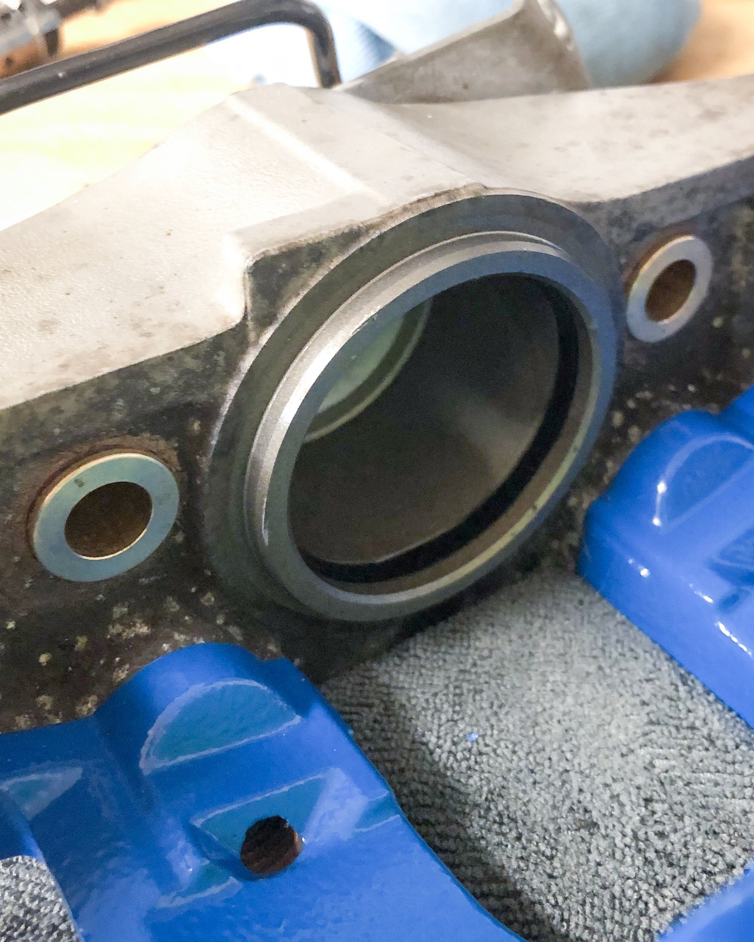 The Bearded Detailer - Mk5 Volkswagen R32 Brake Caliper Rebuild