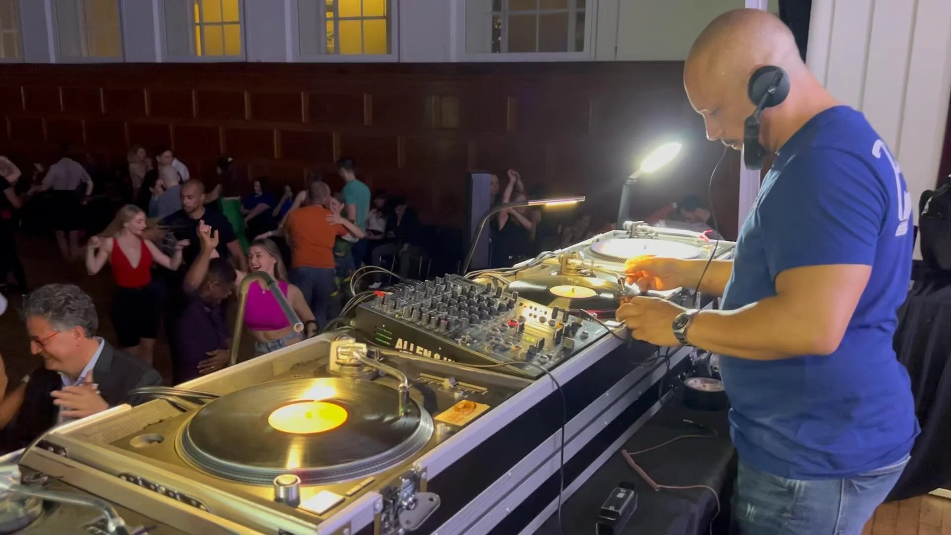 I LIKE IT LIKE THAT, salsa on vinyl parties with International Djs ...