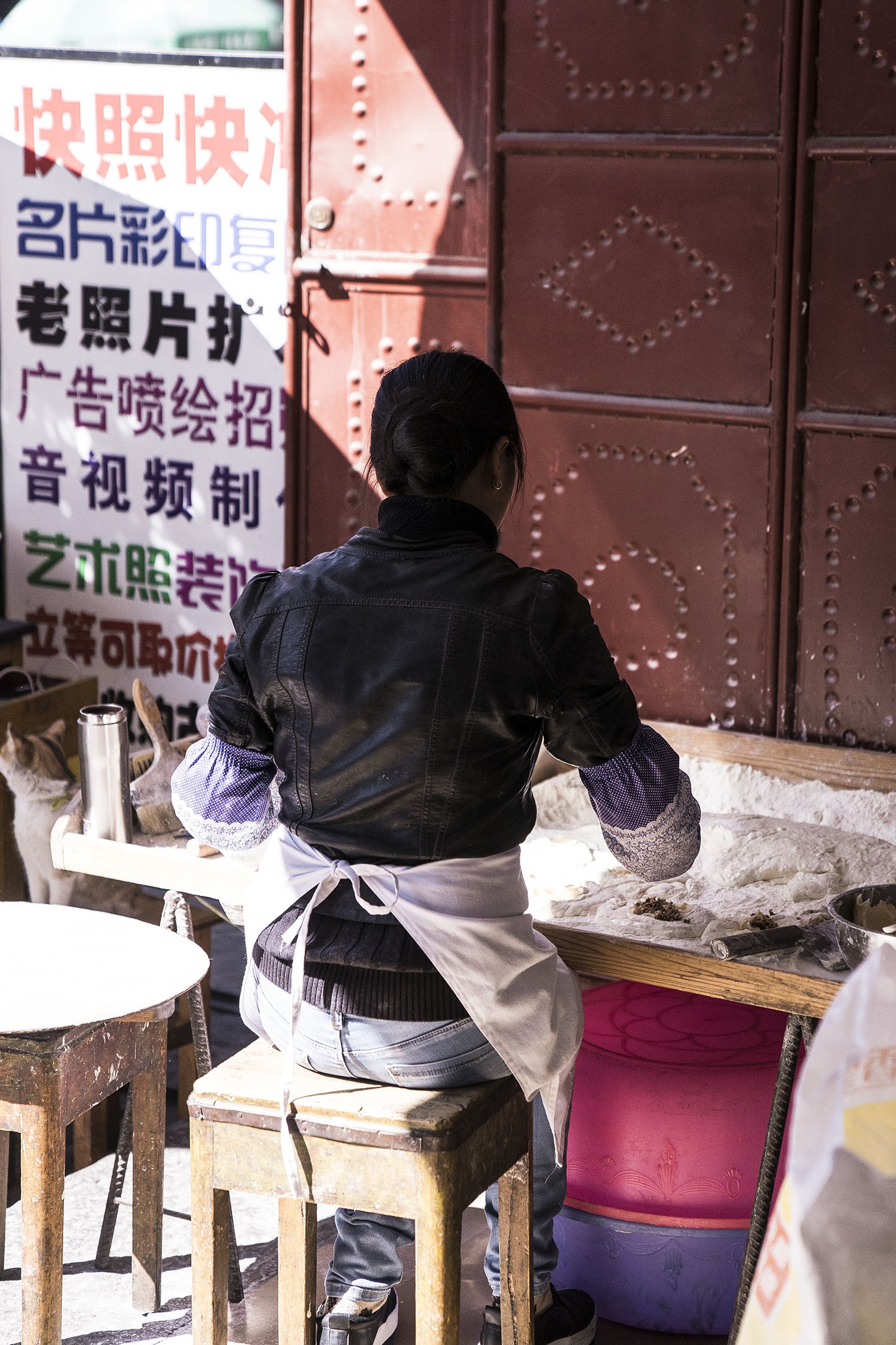 baking baba with the yangs // xizhou — strangertalk