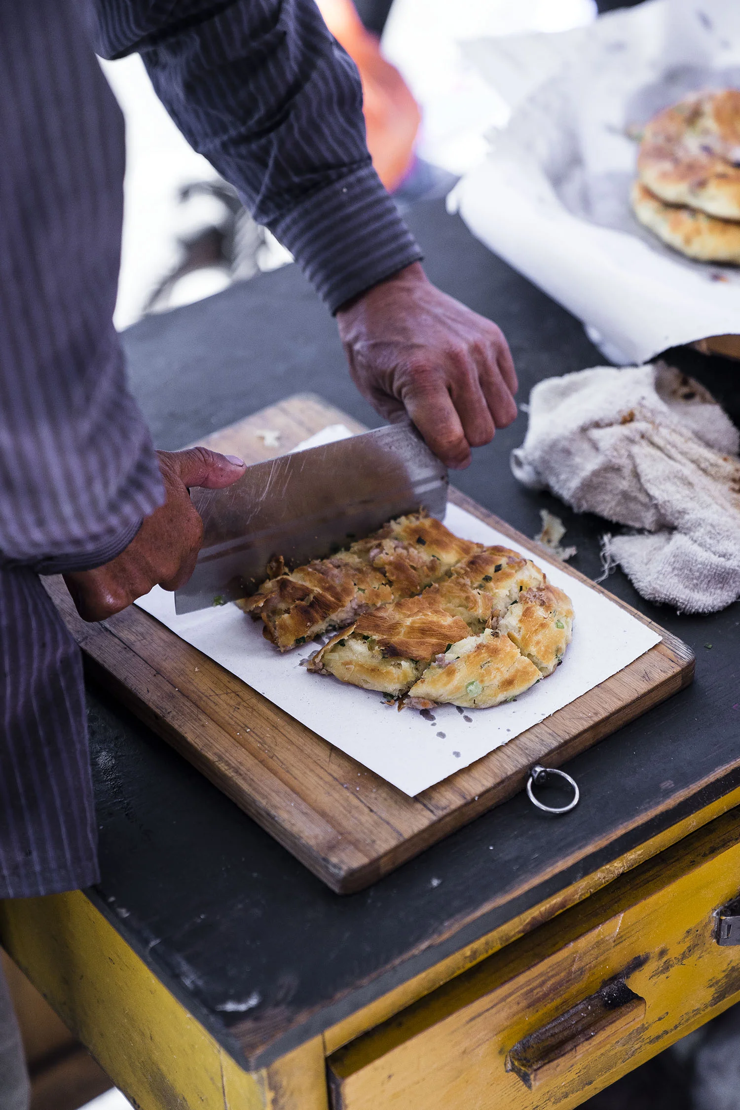 baking baba with the yangs // xizhou — strangertalk