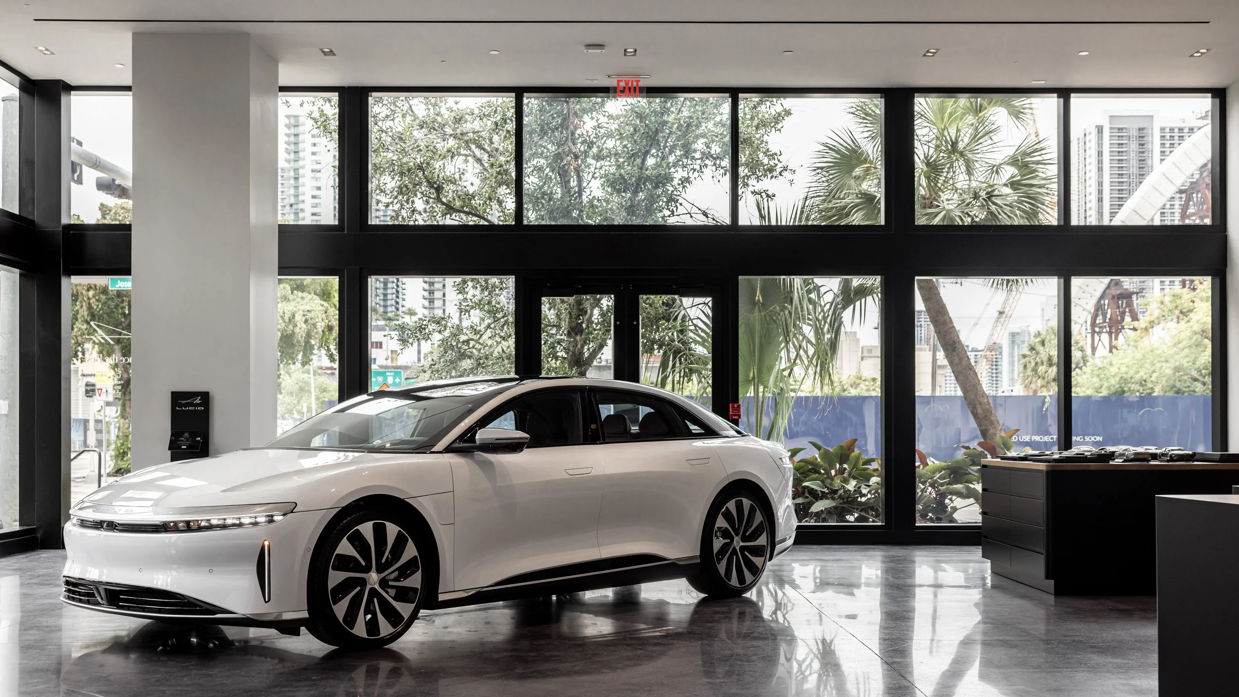 Luxury Electric Vehicle Company Lucid Motors Opens Retail Studio At ...