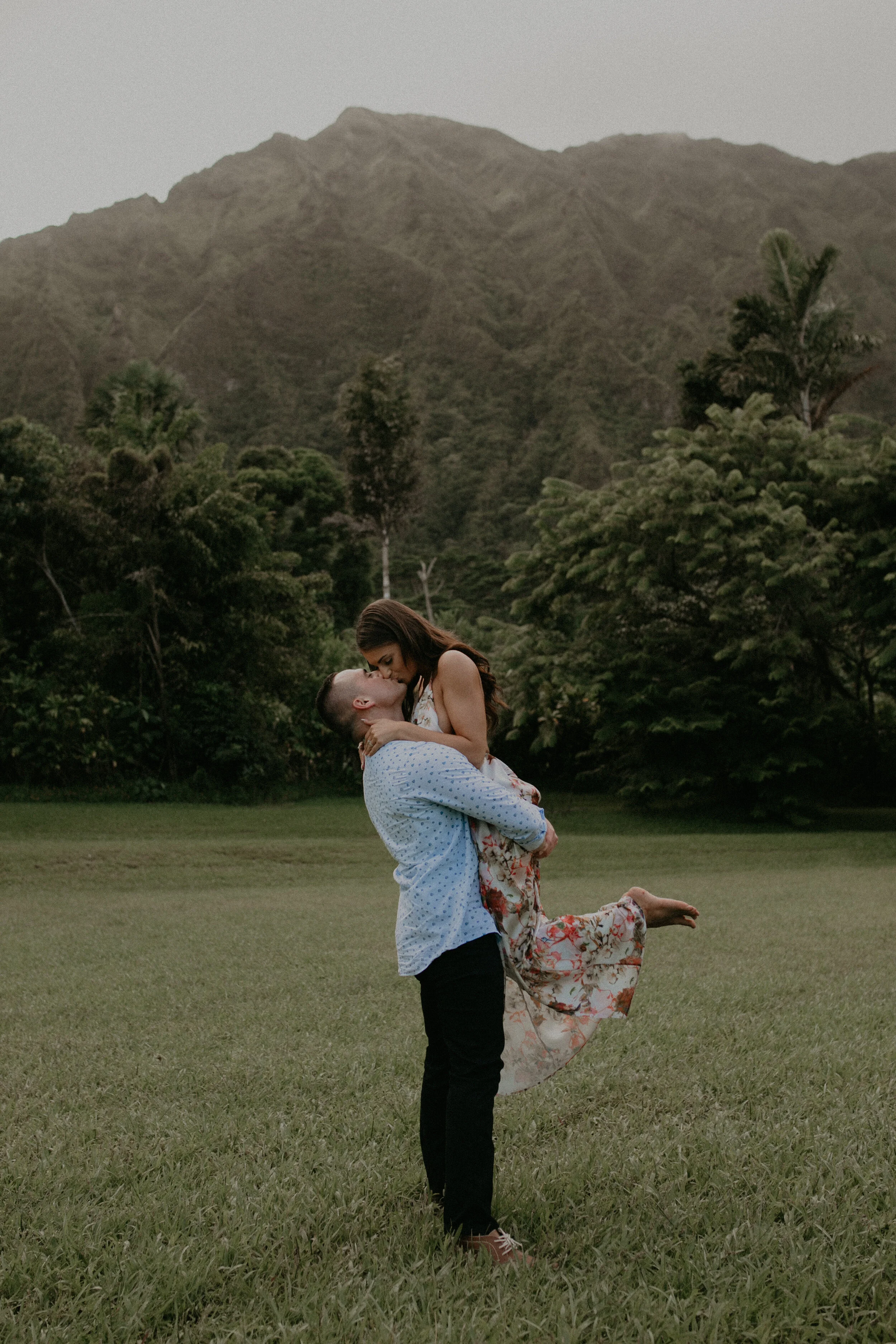Melanie + Ty | Oahu Engagement Session | Hawaii Elopement Photographer ...