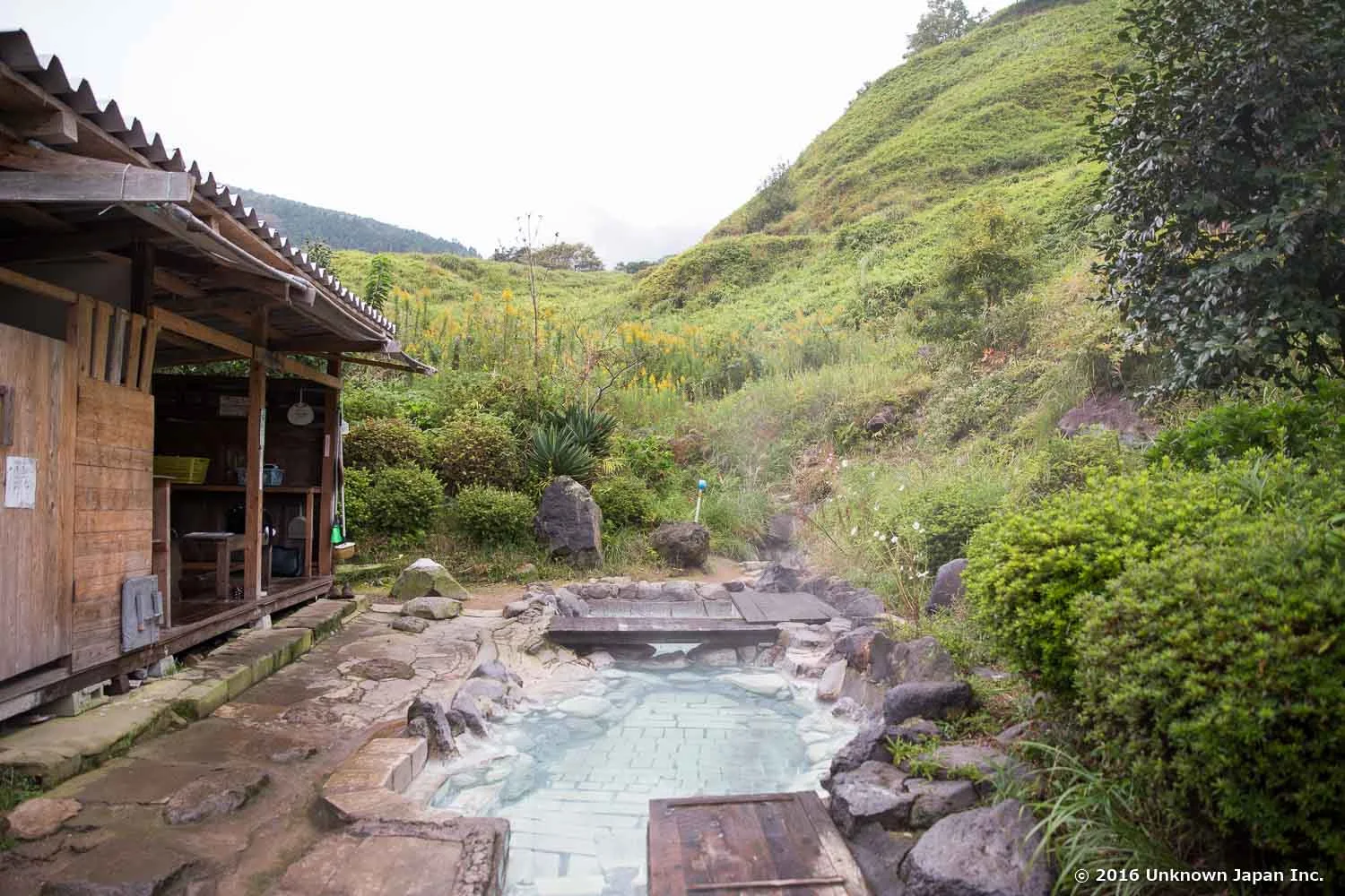 Myoban Onsen "Tsuru no yu" / "Hebinyu" — THE ONSEN MAGAZINE